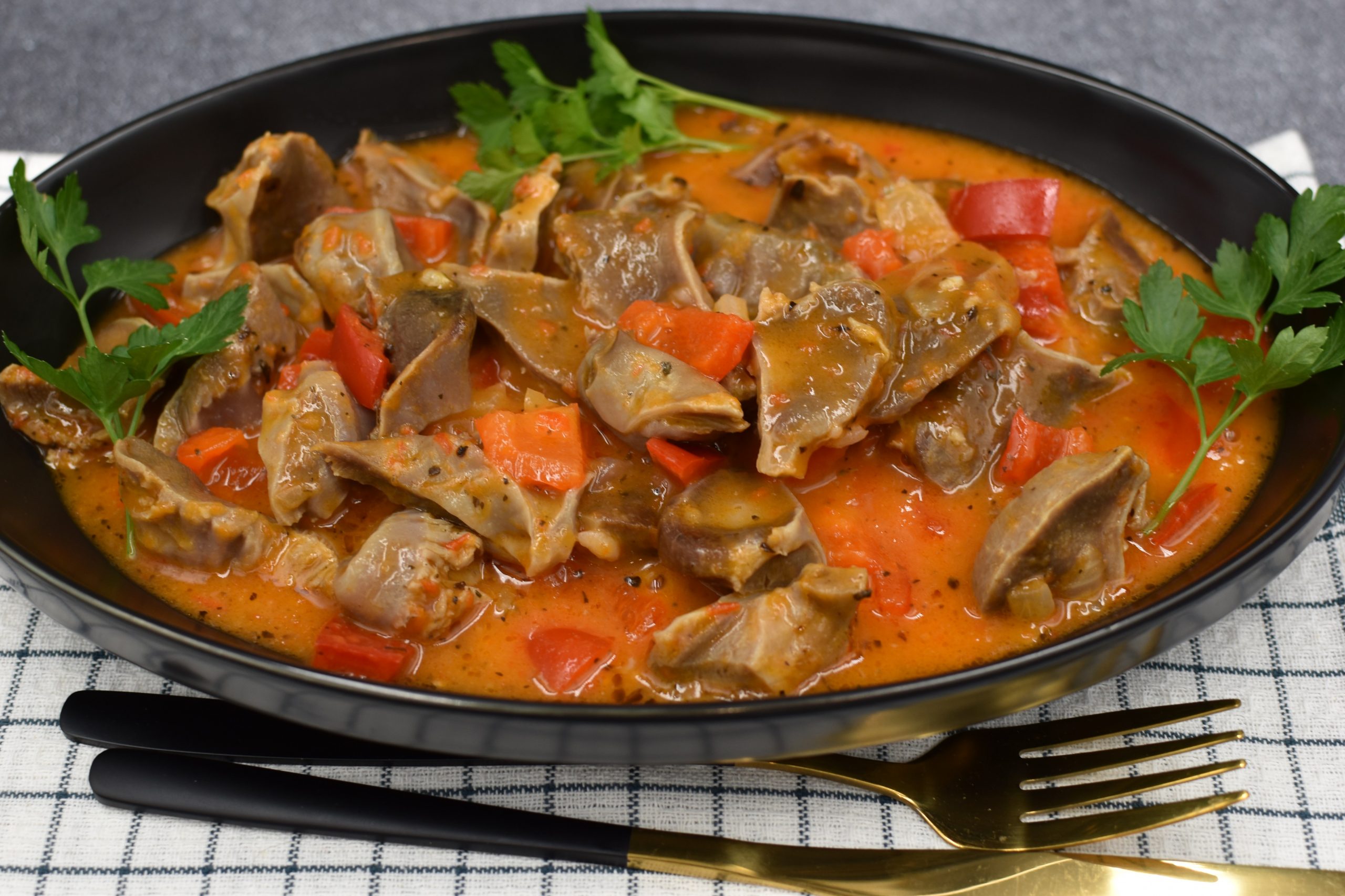 Żołądki z indyka w sosie paprykowym - SuperPrzepis.pl